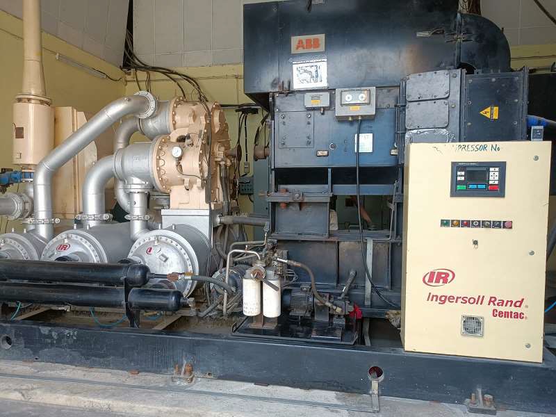 2010 Year Ingersoll Rand 700 KW CENTAC Centrifugal Air Compressor For ...
